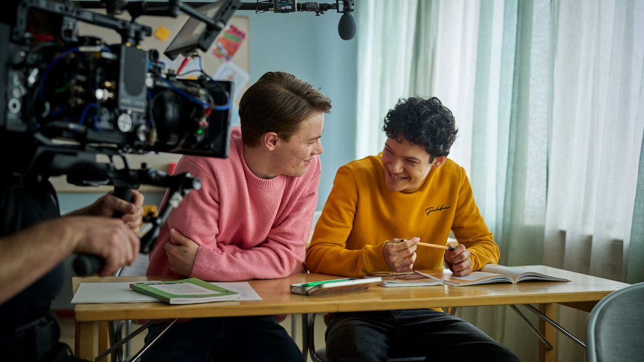 Er is leven na 'Young Royals': Omar Rudberg teaset nieuw project met ...