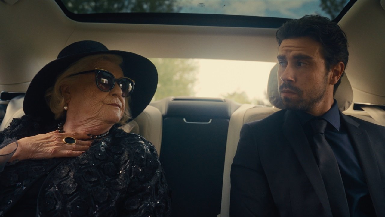 'Knokke Off' voegt Viviane De Muynck en Aimé Claeys toe aan cast - Newsmonkey