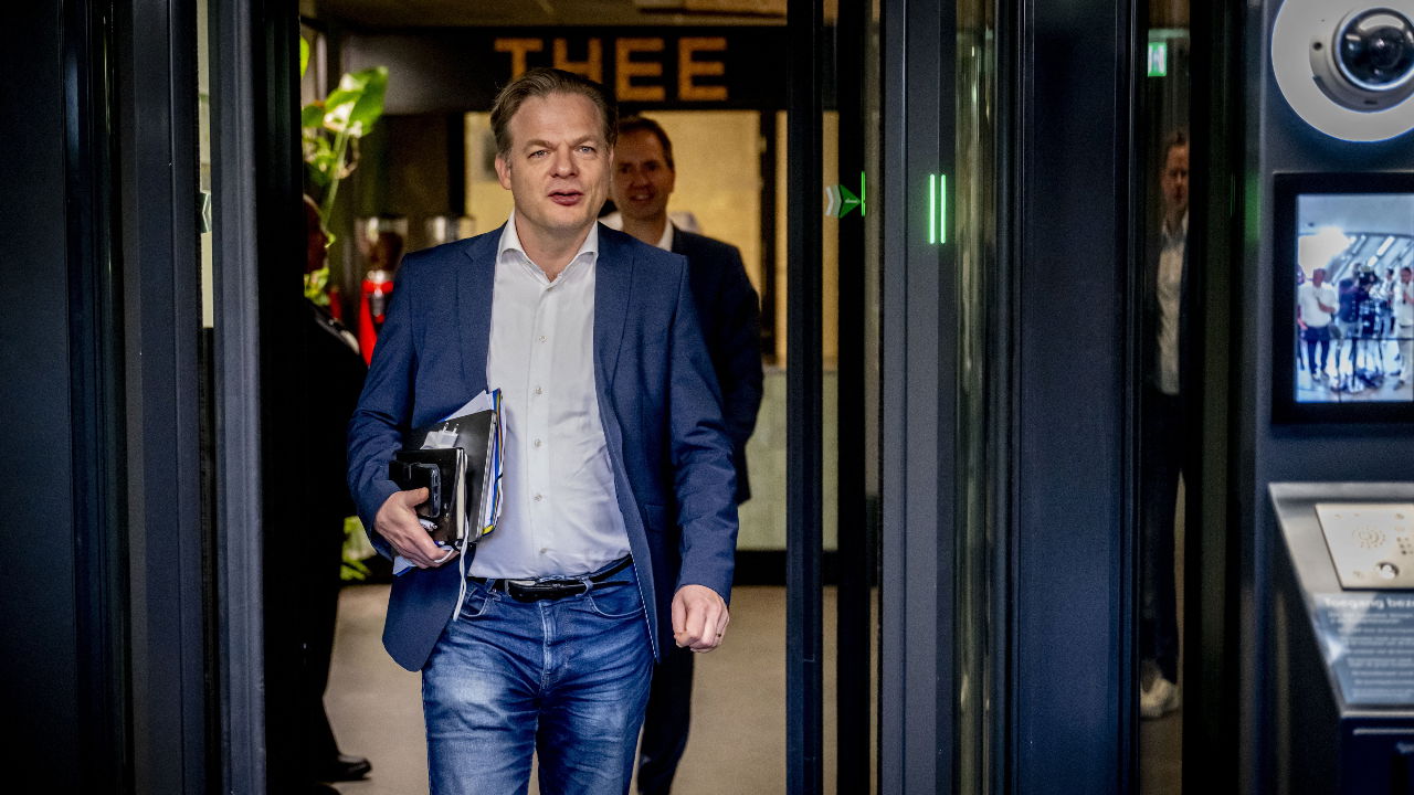 Nederlands politicus Pieter Omtzigt (NSC) zet tijdelijk een stap terug ...