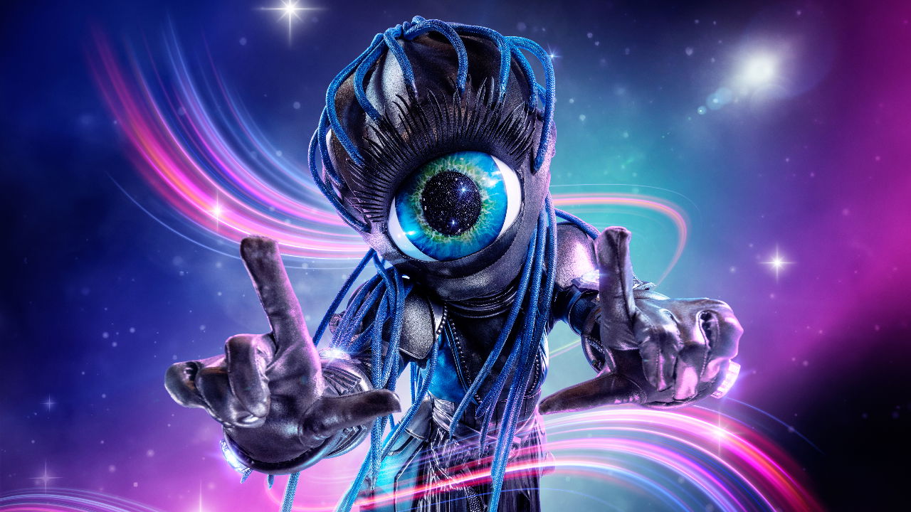'The Masked Singer' stelt nieuwe figuur Space Babe voor - Newsmonkey