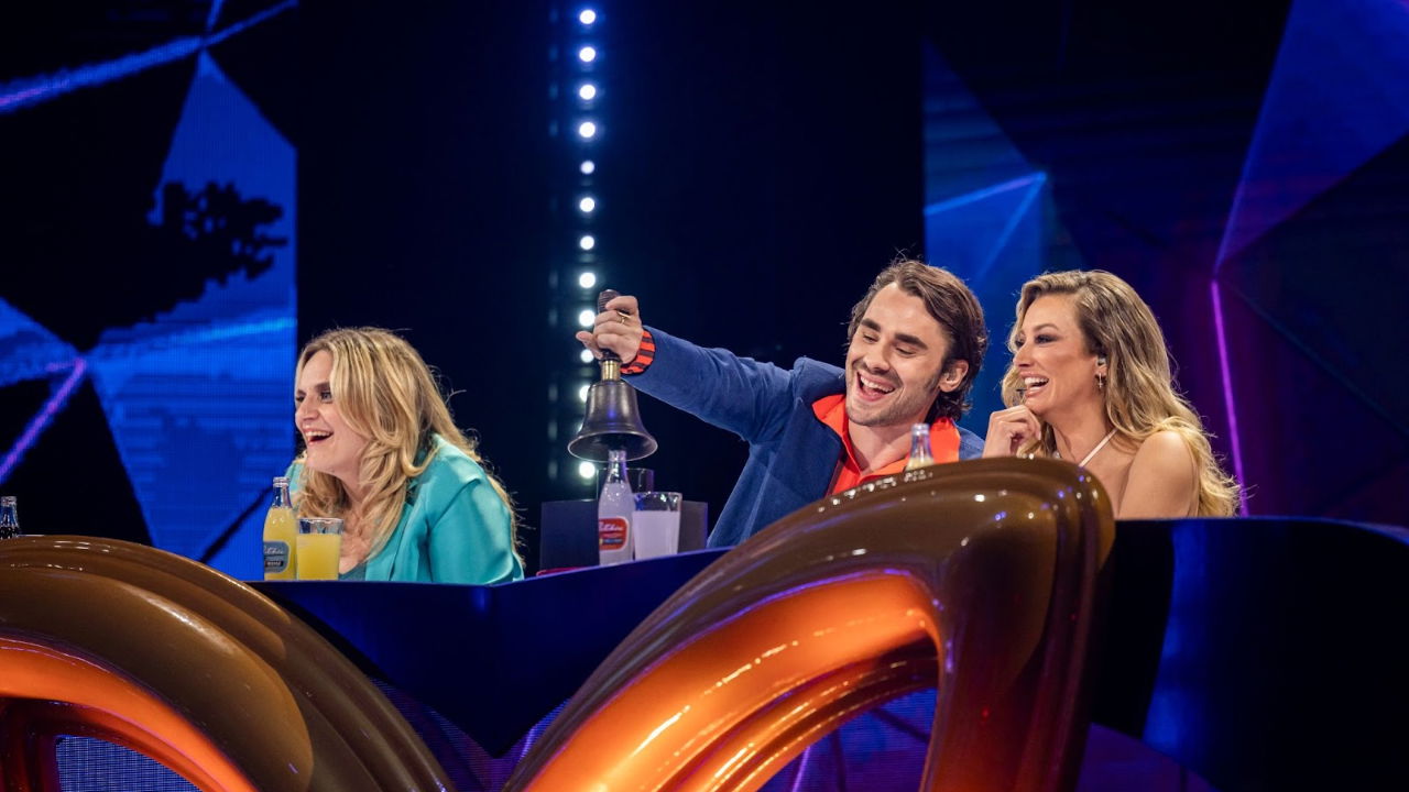 'The Masked Singer': Speurders krijgen hulp van "de bel van de waarheid ...