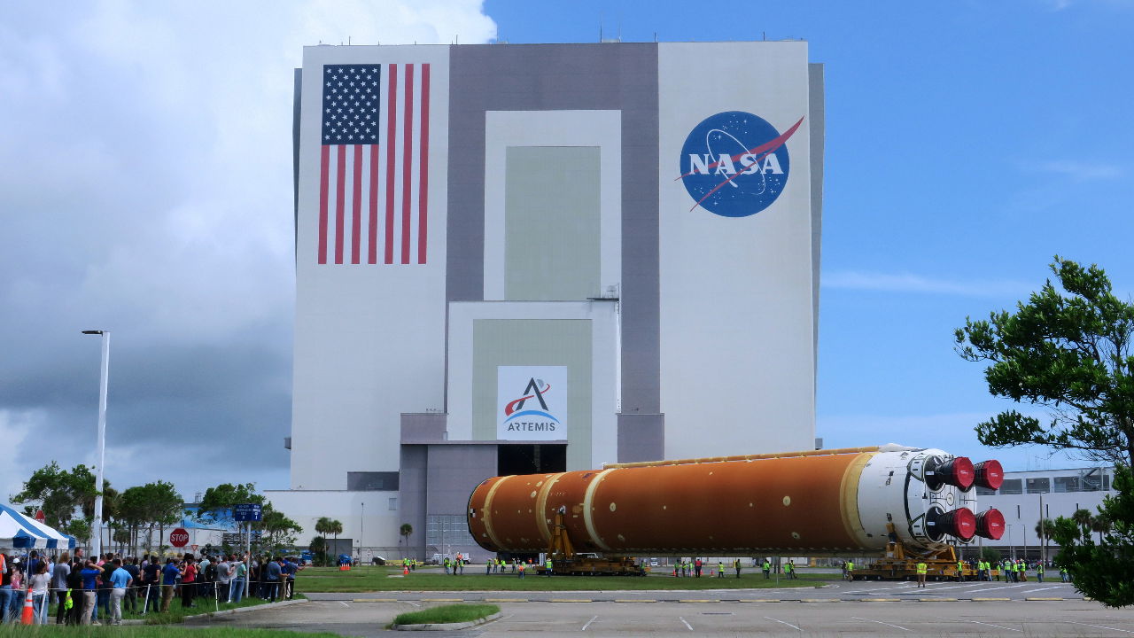 NASA stelt maanlanding uit tot 2027: Artemis-programma opnieuw in de ...