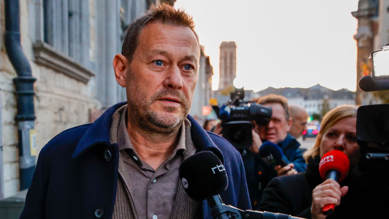 Nieuwe theatershow Bart De Pauw meteen uitverkocht: nieuwe data ...