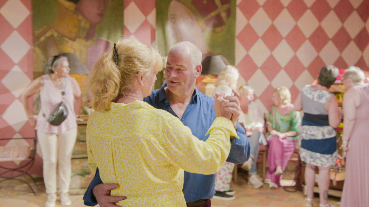 Nieuw seizoen 'Boer zkt Vrouw' gaat van start met de gekende speeddates ...