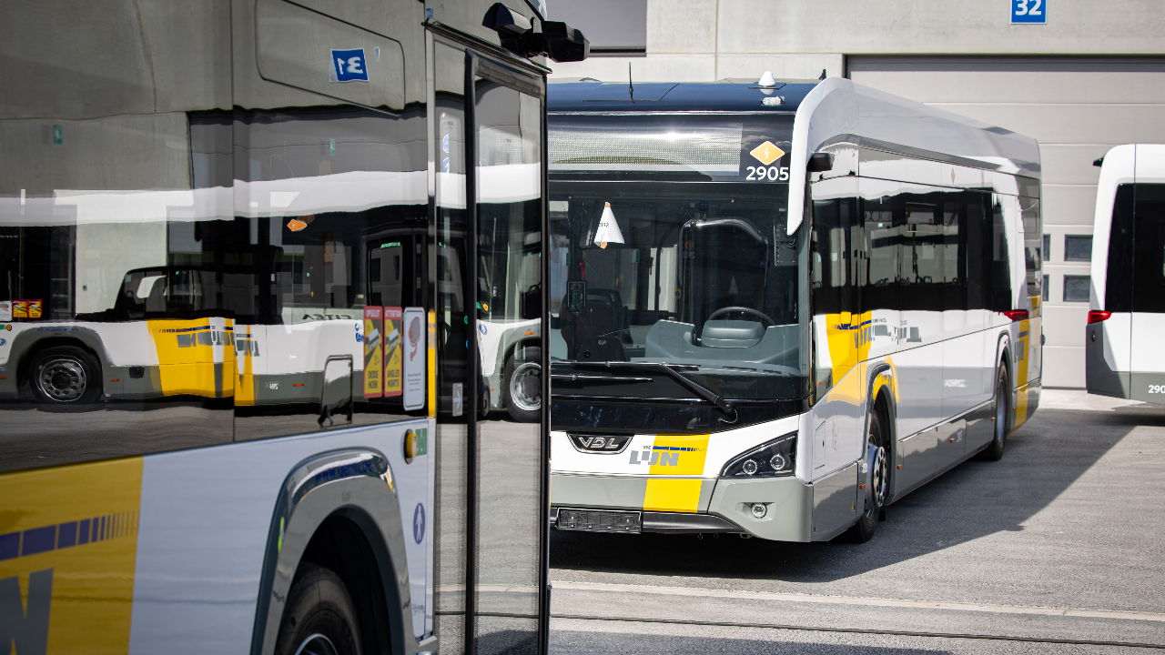 De Lijn verhoogt tarieven vanaf april: dit zijn de nieuwe prijzen - Newsmonkey