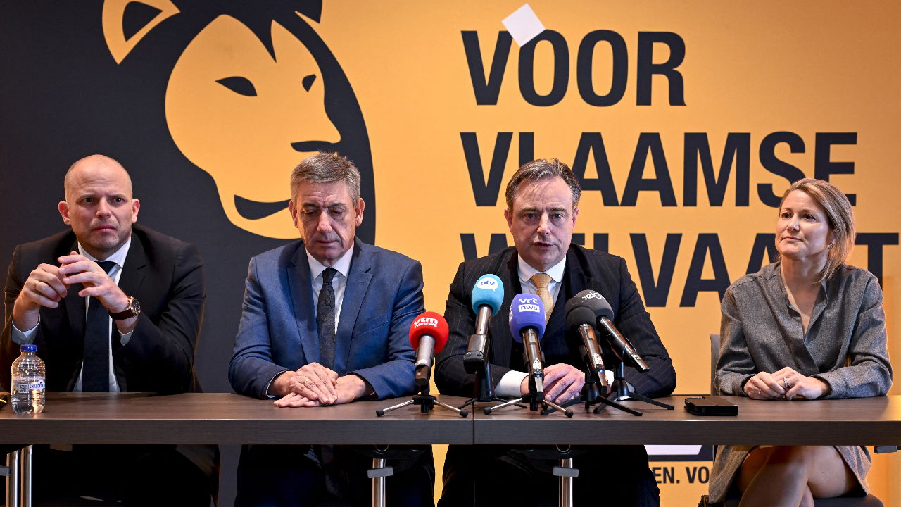 Nieuwe federale regering De Wever I legt de eed af: Dit zijn alle ...