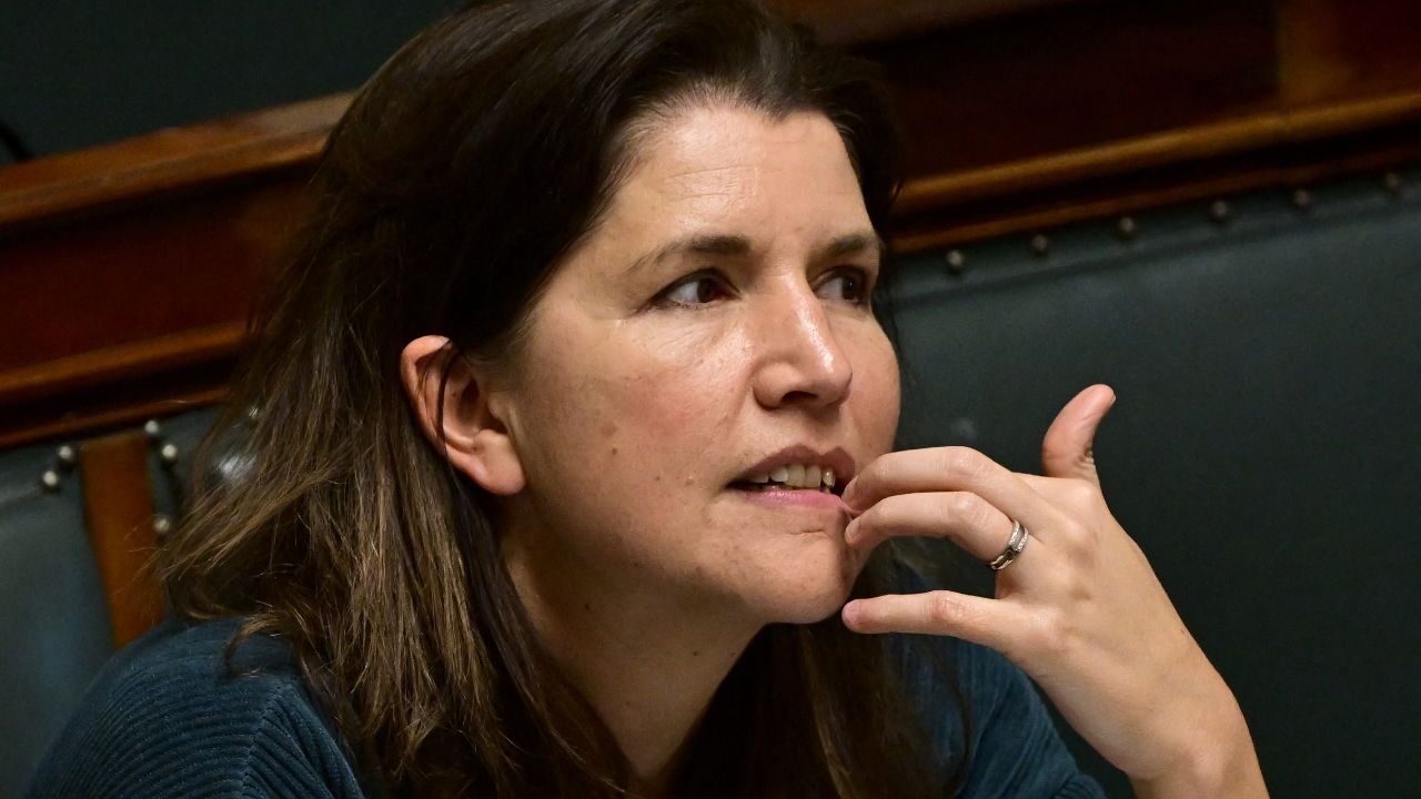 Valerie Van Peel maakt verrassende comeback als kandidaat-voorzitter van N-VA - Newsmonkey