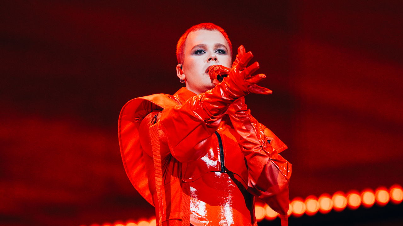 Red Sebastian brengt nieuwe single ‘SLAY’ uit - Newsmonkey