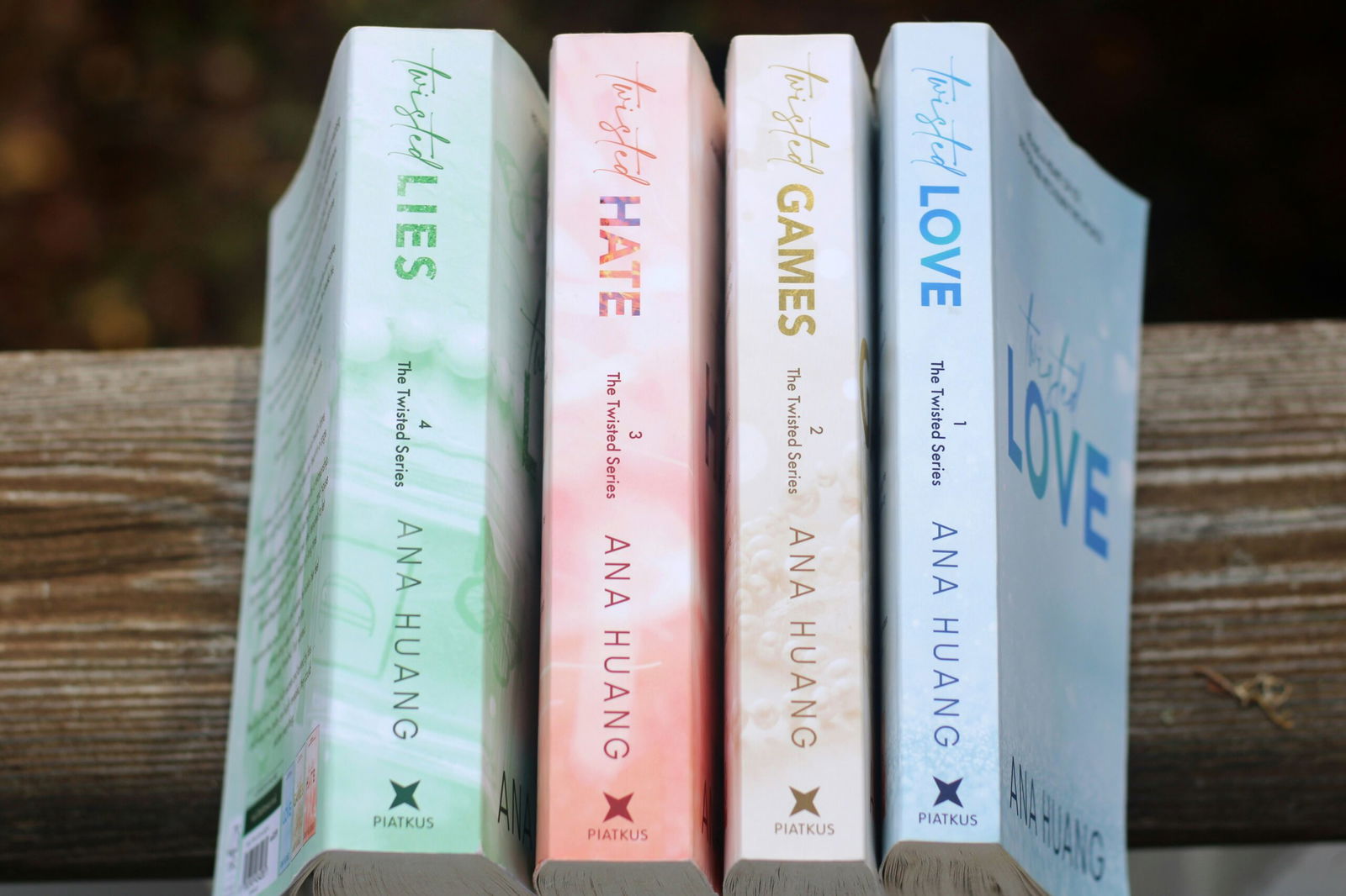 Ana Huang deelt eerste inzichten over het castingproces van de 'Twisted ...