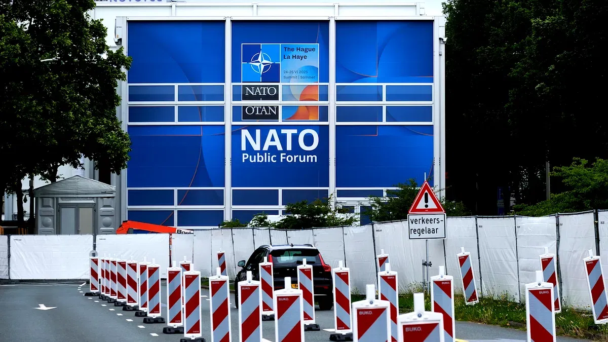 NAVO-top verandert Den Haag in vesting: 27.000 agenten en sluiting van ...