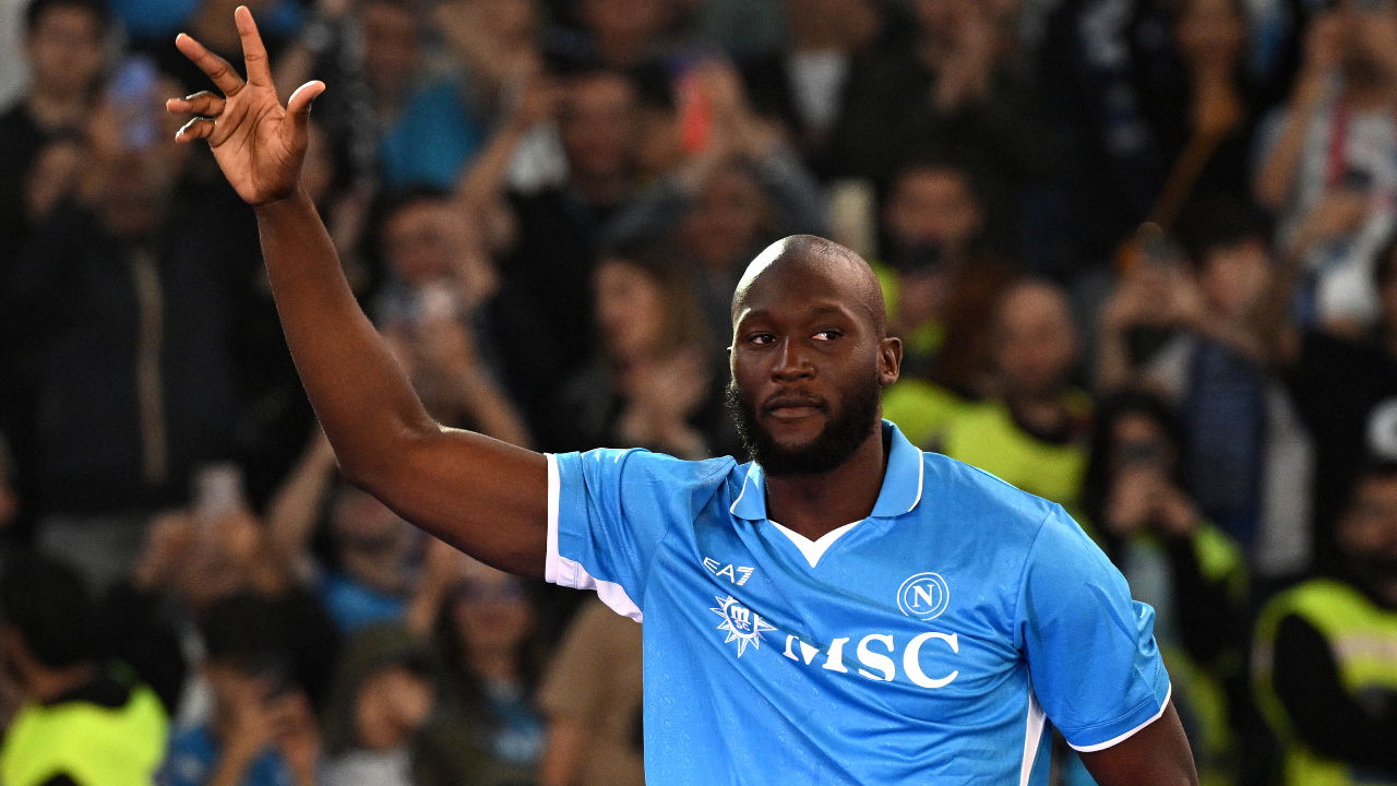 Romelu Lukaku reageert met video op alle kritiek en viert titel met ...