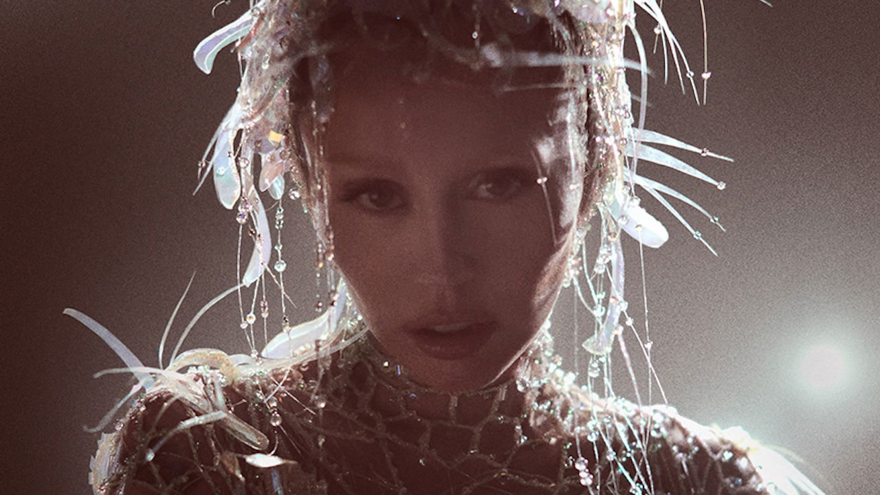 'Miley Cyrus: Something Beautiful' komt eind deze maand naar Disney+ ...