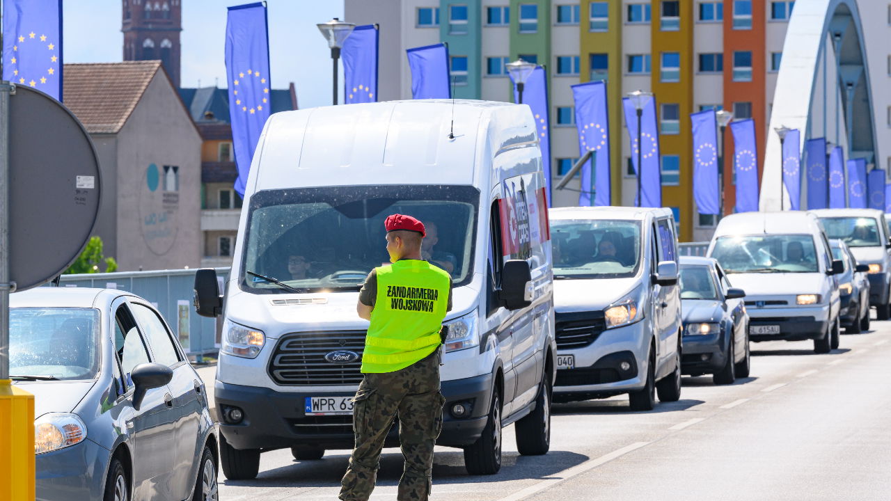 Polen voert opnieuw grenscontroles in met Duitsland en Litouwen in ...