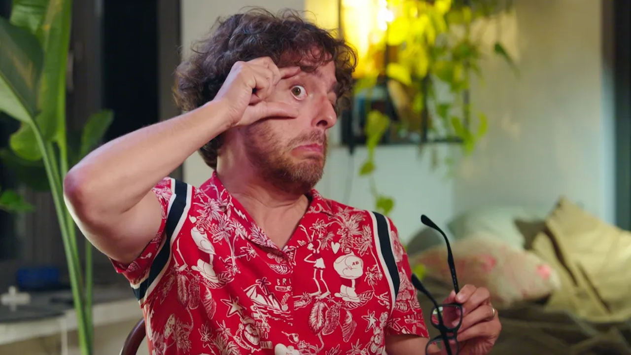 'Komen Eten': Loslopende kippen zorgen voor angst bij Jelle De Beule ...