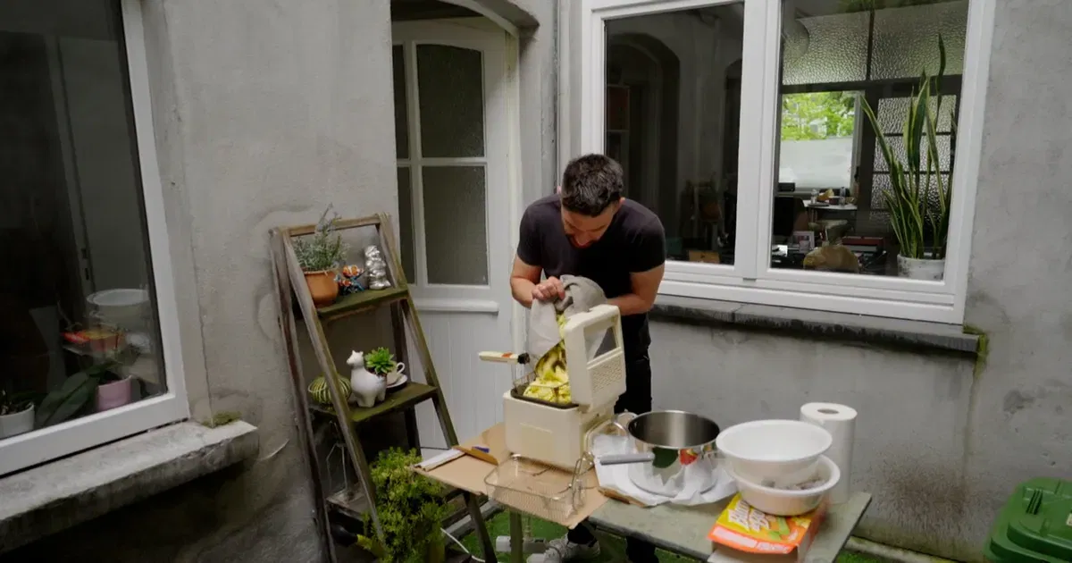 'Komen Eten': Friteuse van Stijn Baert zorgt meteen voor problemen ...