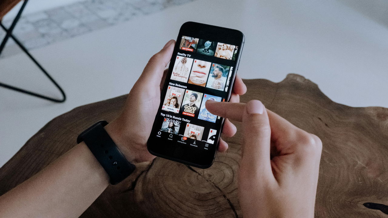 Netflix verhoogt prijzen van abonnementen in België - Newsmonkey