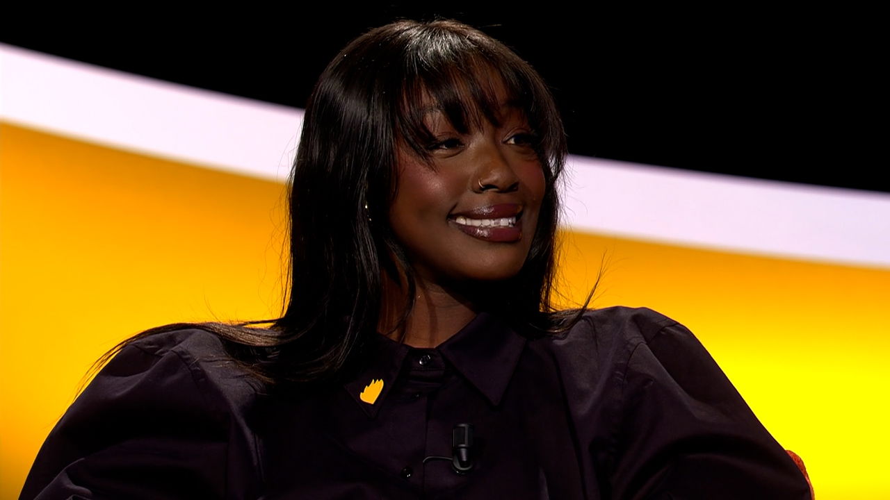 Wie is Miss Angel in 'De Slimste Mens ter Wereld' en waar kan je haar ...