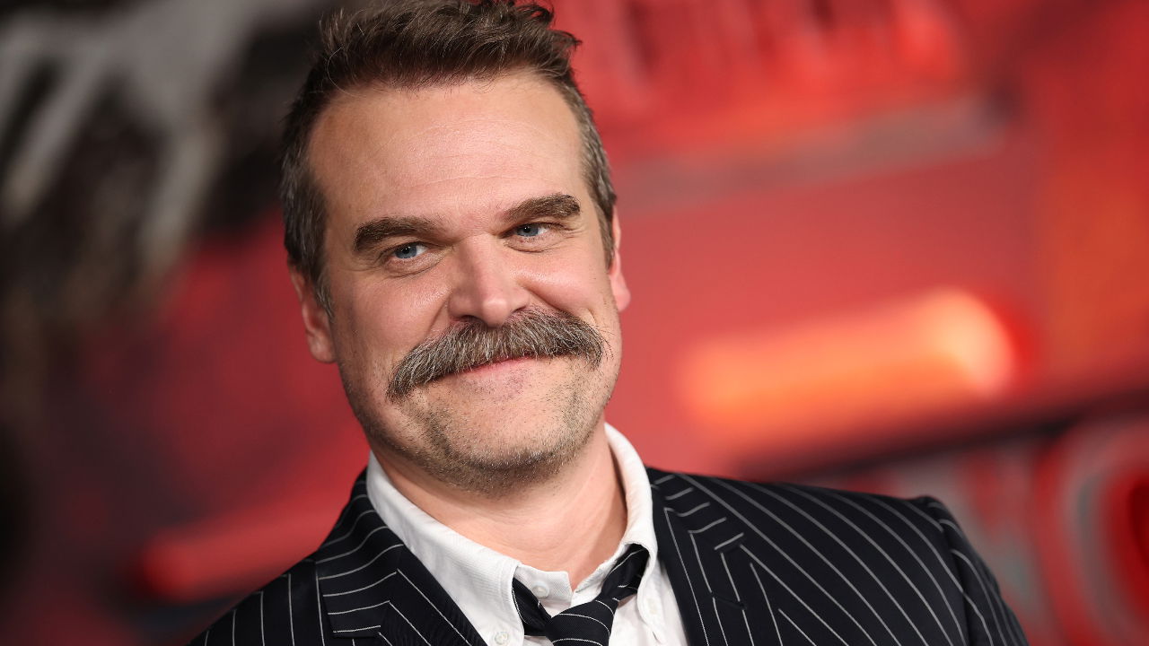 David Harbour stapt uit de film 'Behemoth' van Pedro Pascal om aan ...
