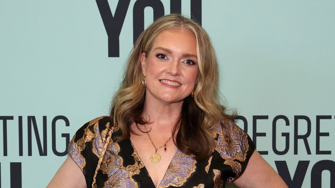 Auteur Colleen Hoover vertelt over haar kankerdiagnose en zegt dat het ...