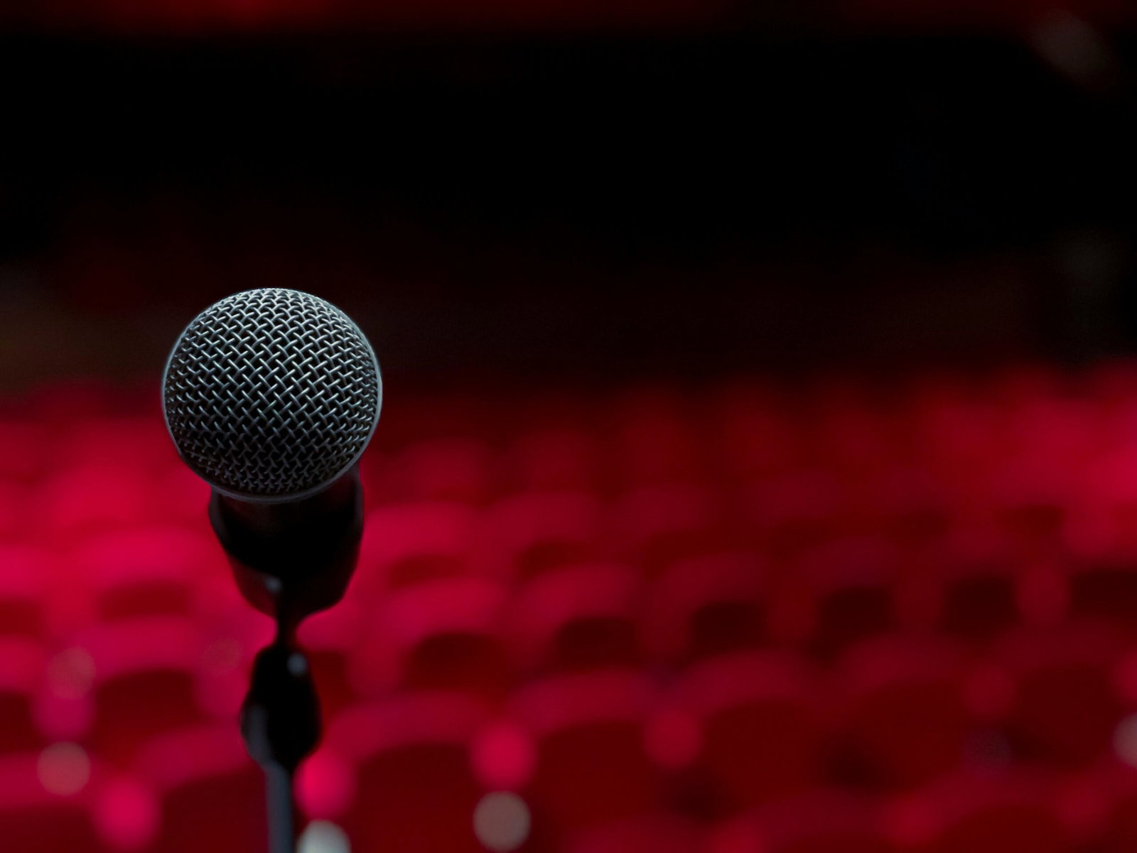 Waarom een tachtigjarige aan stand‑up comedy begint - Newsmonkey