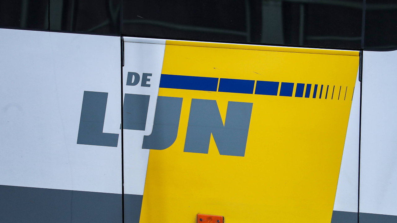 Politie pakt nog twee verdachten op na geweld op tram van De Lijn ...