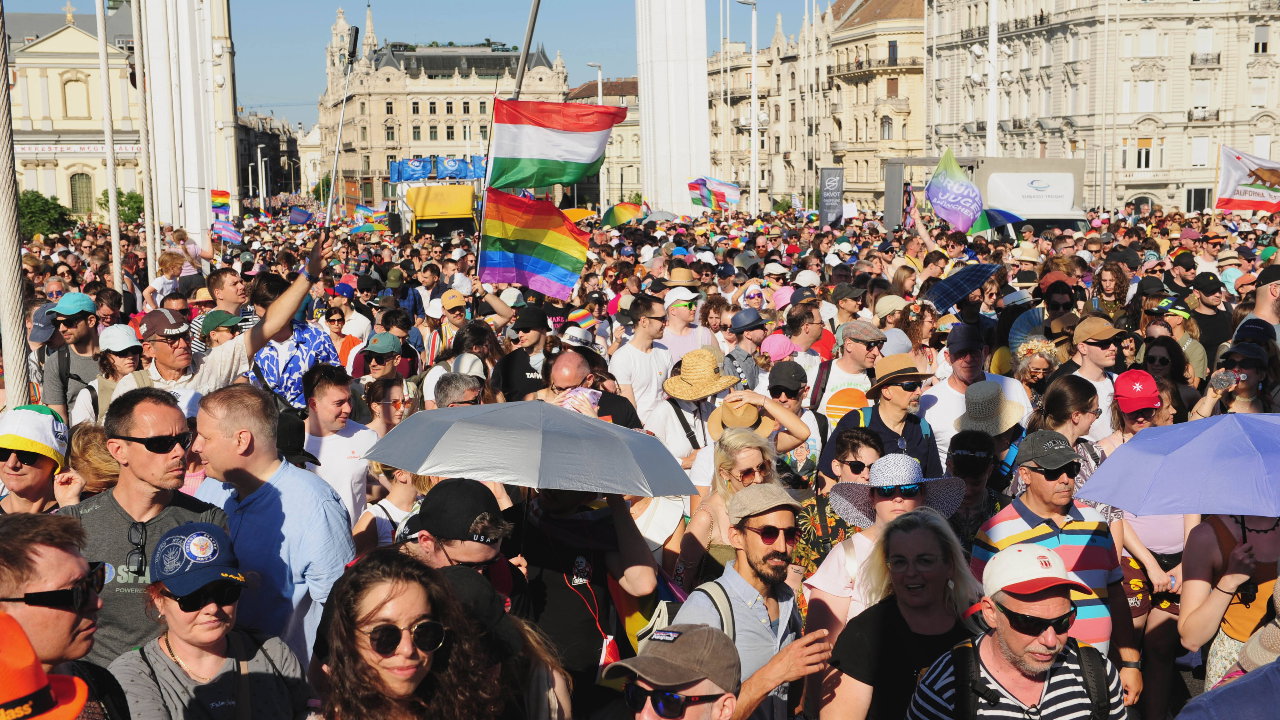 Hongarije laat Pride-mars dit jaar toe in Boedapest - Newsmonkey