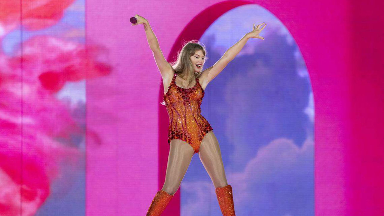 Taylor Swift is met vermogen van 2 miljard dollar rijkste vrouwelijke ...