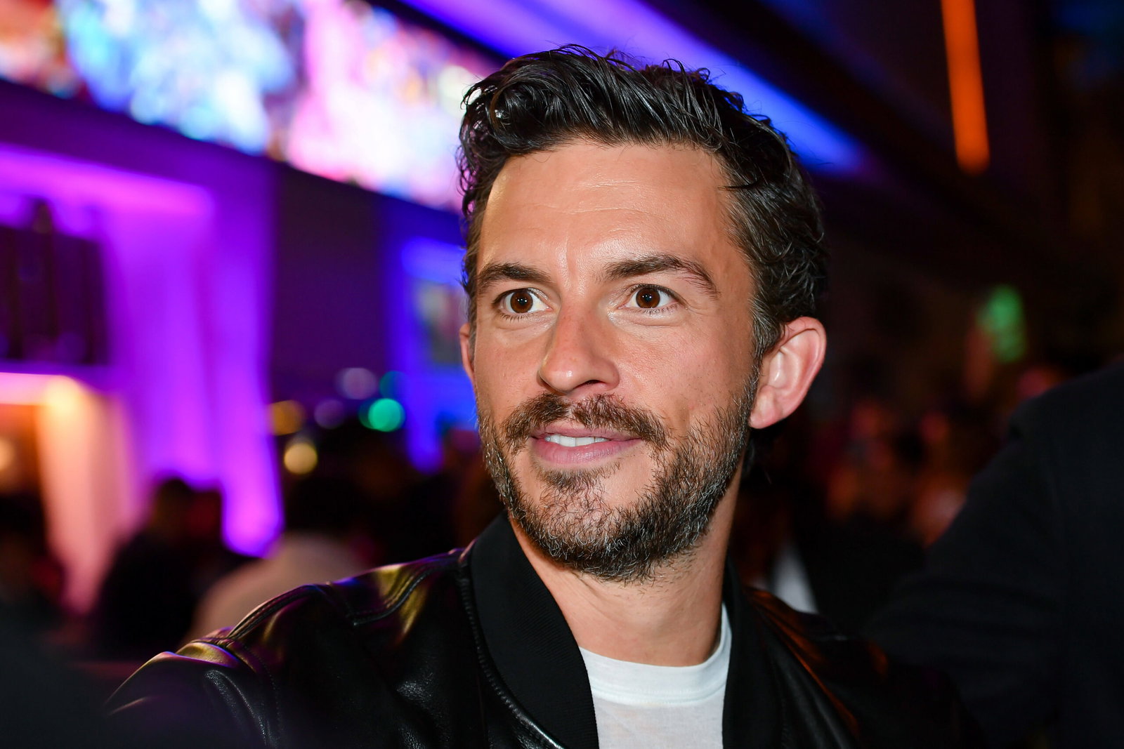Jonathan Bailey benoemd tot merkambassadeur voor Martini