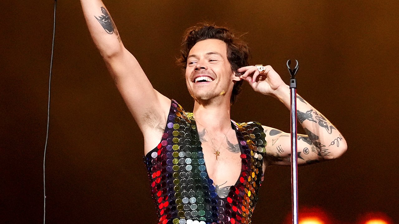 Harry Styles brengt dansbaar album uit: 'Kiss All the Time. Disco ...