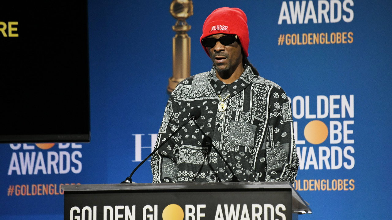 Snoop Dogg speelt en producet 'God of the Rodeo' - Newsmonkey